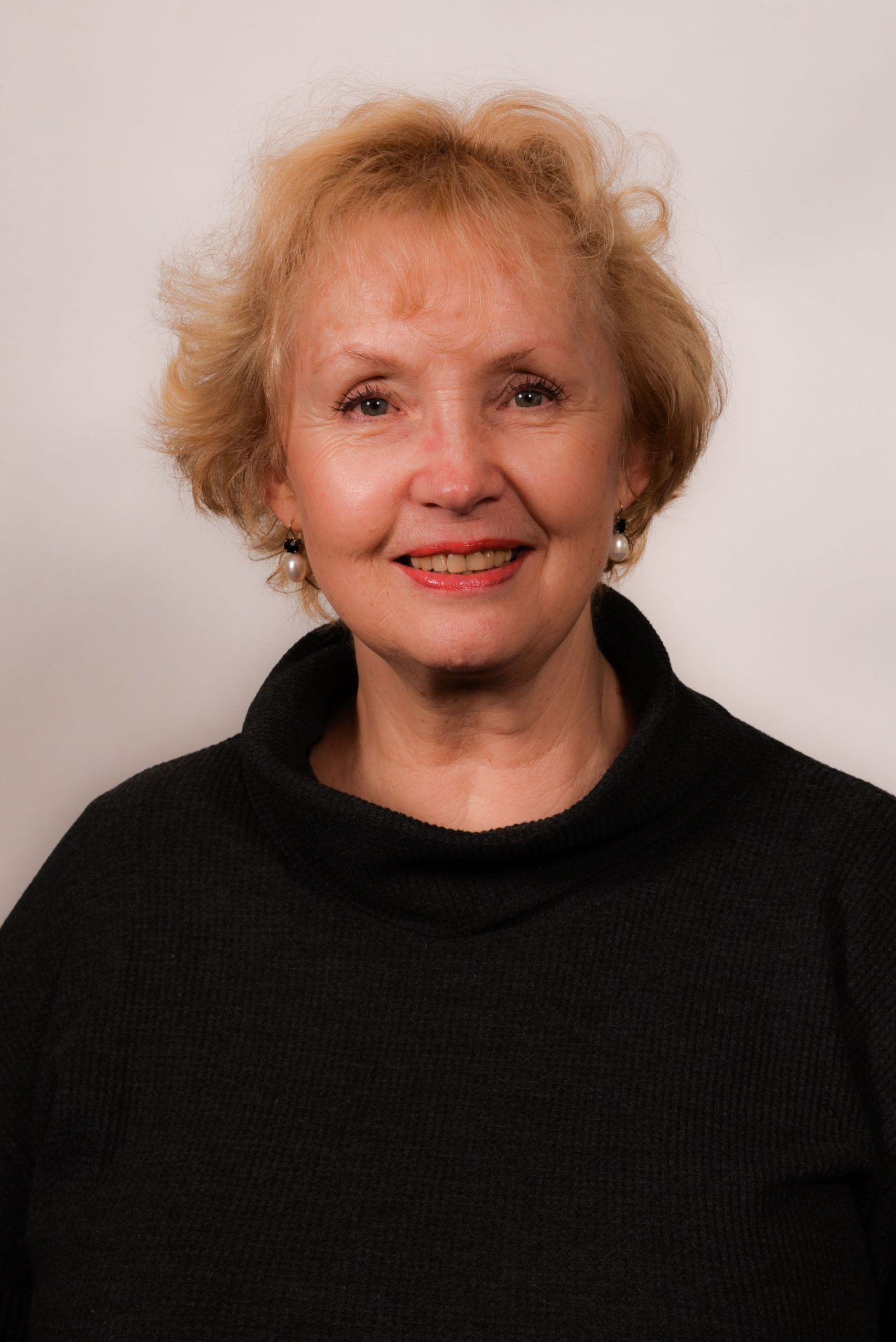 Mrs Laura Dusseljee Girton Grammar School mrs-laura-dusseljee-girton-grammar-school